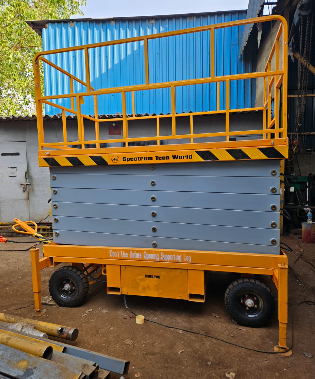 TOWABLE SCISSOR LIFT - MHE Product Details