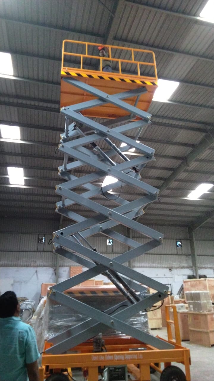 Self Propelled Scissor Lift 14m 350 kg | Electric Aerial Work Platform